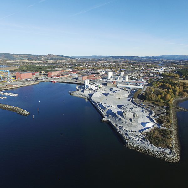 Verdal Havn er et utskipningsanlegg for Verdalskalk | Franzefoss Minerals